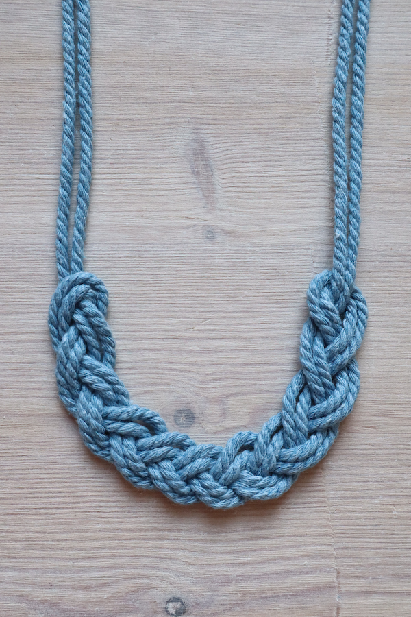 How to make a Macrame Braid Necklace